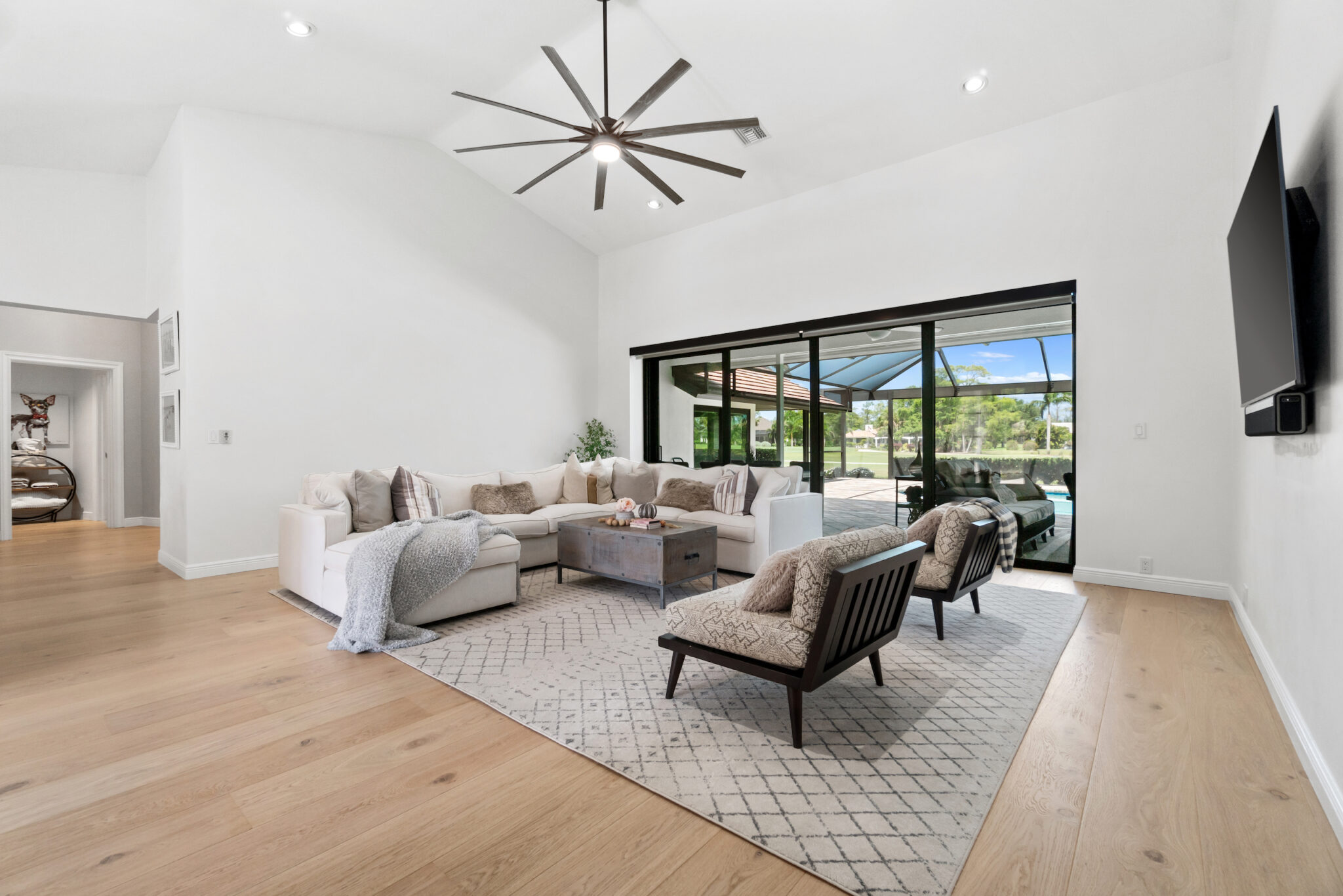 Beautiful neutral living rooms with engineered hardwood floors – RIVA SPAIN