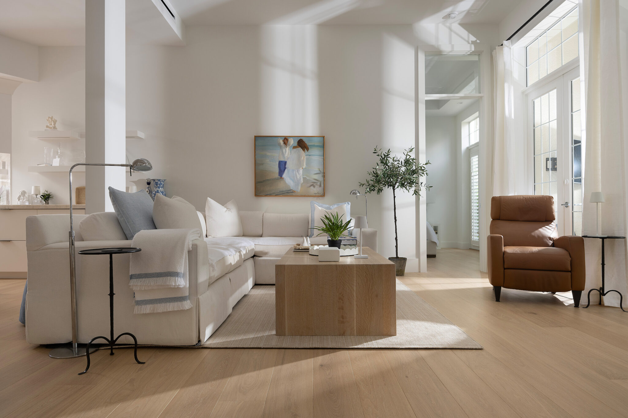 Beautiful neutral living rooms with engineered hardwood floors – RIVA SPAIN